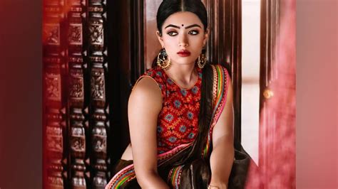 भाई दूज पर आम कपड़ों में भी लगेंगी स्टाइलिश रश्मिका मंदाना से लें फैशन टिप्स Bhai Dooj 2023