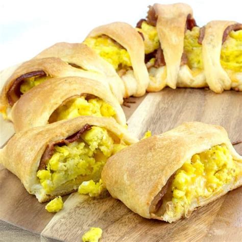 Cheesy Bacon Egg Breakfast Crescent Ring Must Love Home