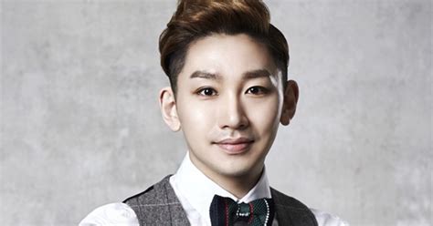 뮤지컬배우 김호영 동성 성추행 혐의로 피소