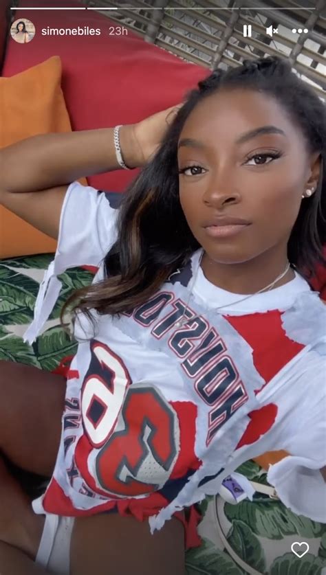 Simone Biles Makes Custom Jersey To Support Her Fiancé Ps Fashion