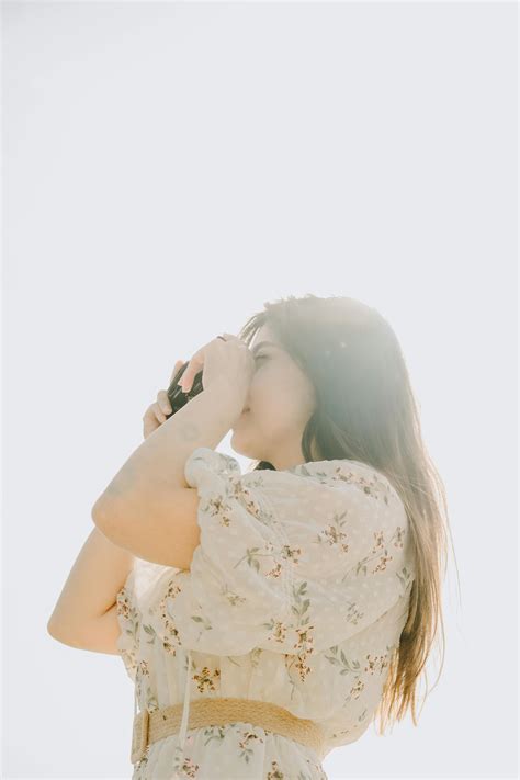 คลังภาพถ่ายฟรีของ กล้อง การถ่ายภาพ การออกแบบสถาปัตยกรรม ข้างใน ขาว ขาวดำ คน ชั้น บันได