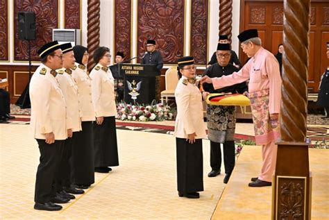 Residen Samarahan Dahului Senarai Penerima Pingat Kebesaran Negeri