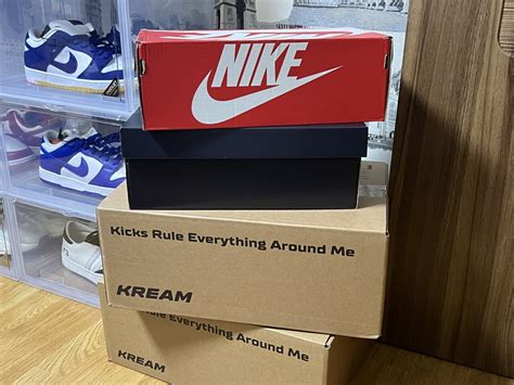 쌓여가는 신발 상자 해외축구 에펨코리아