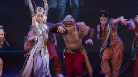 Бөртэ Чоно Улаанбаатар театрын бүжигчид Youtube