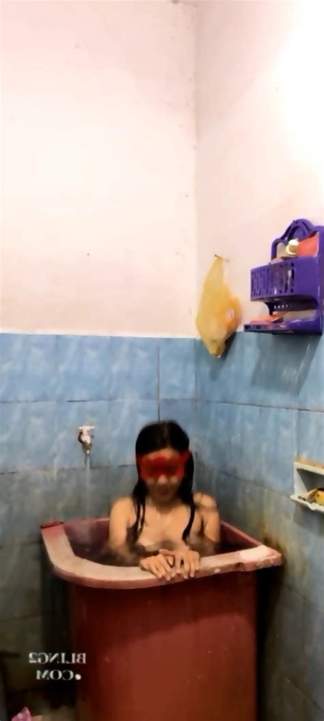 Mandi Dulu Sebelum Di Bungkus Eporner