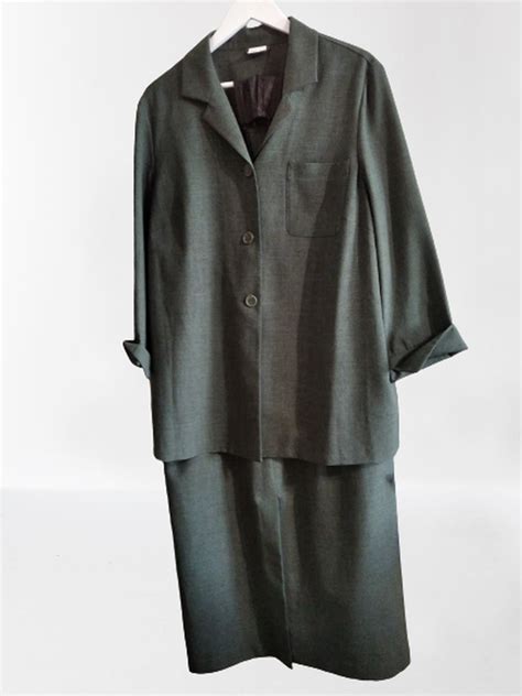 Трендовий жіночий костюм із довгою спідницею — ціна 250 грн у каталозі Костюми зі спідницею