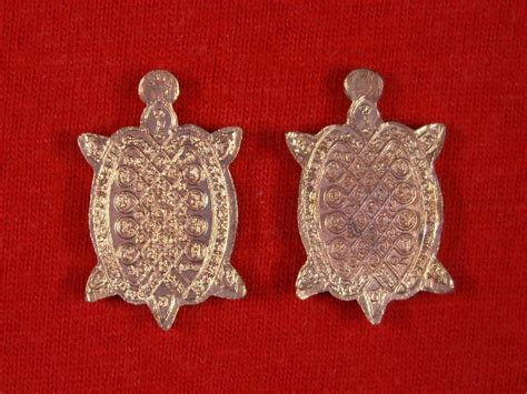 เต่าจิ๋ว หลวงปู่หลิว วัดไร่แตงทอง เนื้อทองแดง ทีเดียว 2 เหรียญ พระเครื่อง พระแท้ Webpra เว็บ พระ คอม