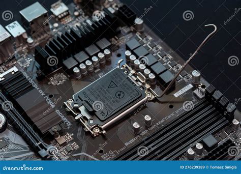 Opening Lifting The Cpu Socket Lid Lga 17xx 18xx Processor