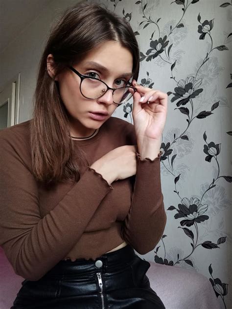 Im Really Cute In These Glasses R Realcute