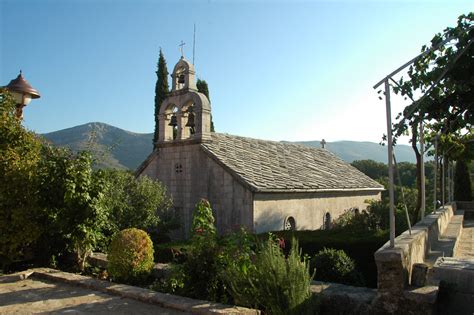 Манастири у ХЕРЦЕГОВИНИ