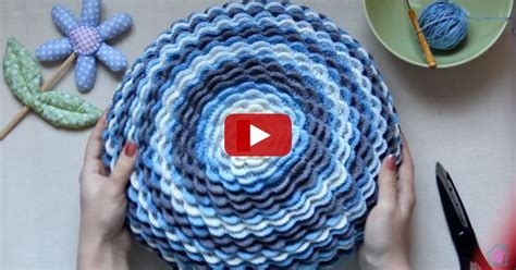 Вяжем подушку Видео уроки по вязанию крючком Цветок крючком Вязаные цветы