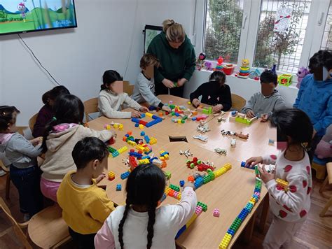 Центрите за поддршка на децата на улица се од витална важност и наместо да отвораме повеќе од