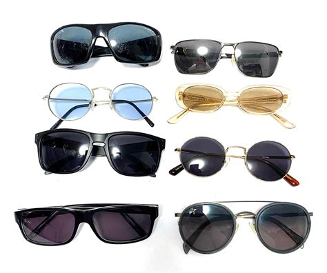 Lot A Collection Of Sunglasses Including Maui Jim Oakley Velvet Canyon