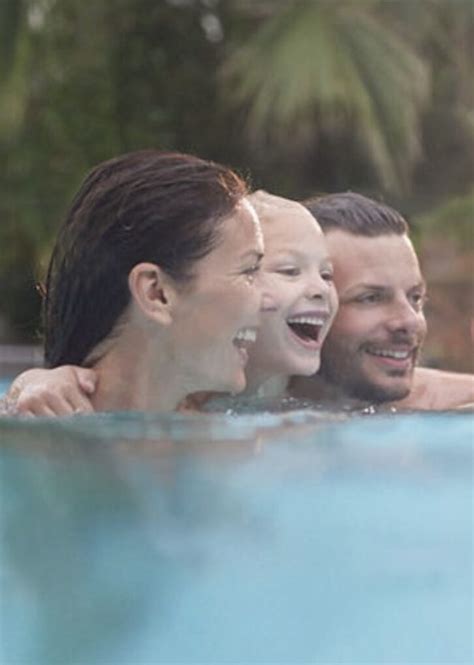 Pepe The Model Booker