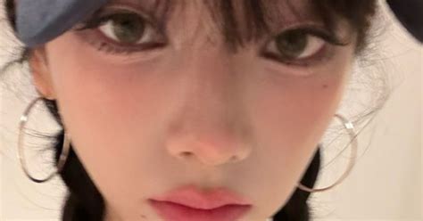 에스파 카리나 초밥이 머리 위에…완성형 몸매 사복 센스도 만점