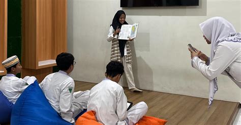 Smp Al Muslim Semarakkan Hardiknas 2025 Dengan Lomba Mading Dan Konten