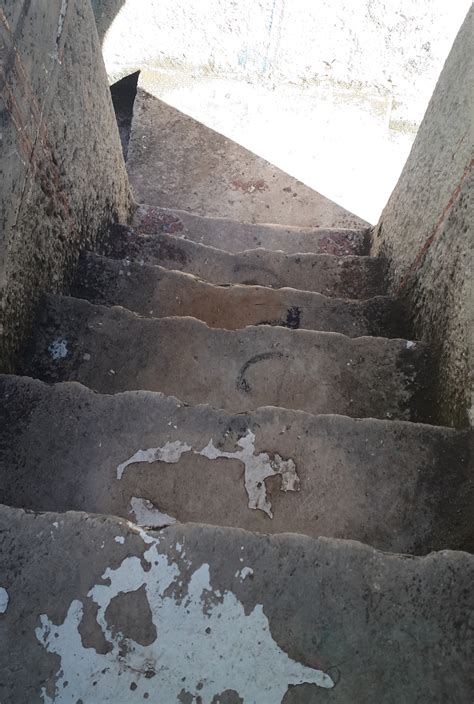 Сигнал до ПИК Опасна пързалка за деца в Люлин СНИМКИ Информационна агенция ПИК