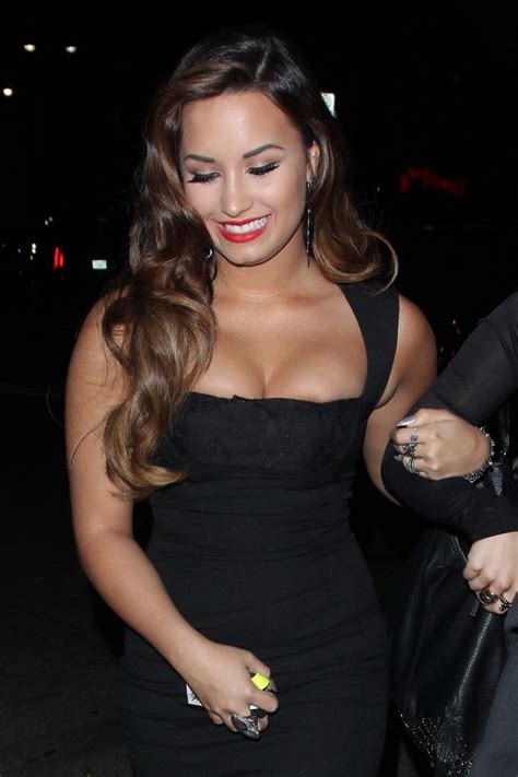 Demi Lovato Shows Huge Cleavage In Low Cut Black Dress Heading To Mtvs