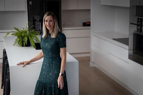 Doctors Urge Ban On Benchtop Material Engineered Stone Warn Tradies Of