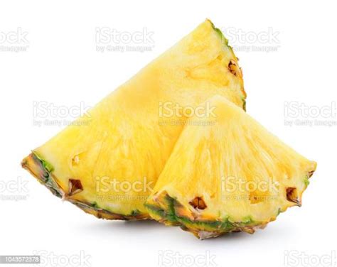 파인애플입니다 파인애플 슬라이스 흰색 배경에 고립입니다 필드의 전체 깊이입니다 파인애플에 대한 스톡 사진 및 기타 이미지 파인애플 흰색 배경 슬라이스 Istock