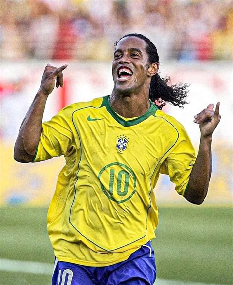 Ronaldinho Gaúcho Alcança 300 Mil Inscritos No Programa “manual Do