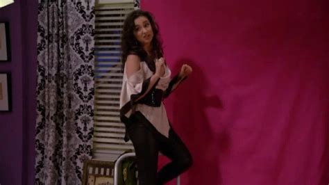 Molly Ephraim Nude Pics Page 1