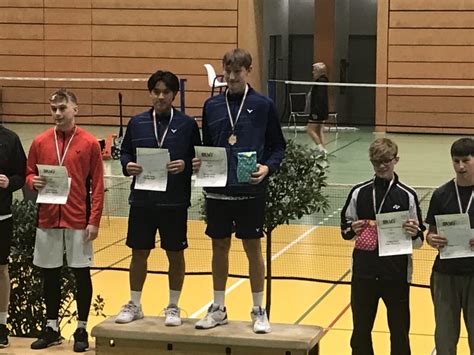 zweimal gold für justin dang stc blau weiss solingen