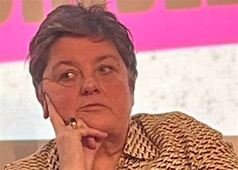 Julie Bindel Es Hora De Sacar La L Del Lgbt Contra El Borrado De Las