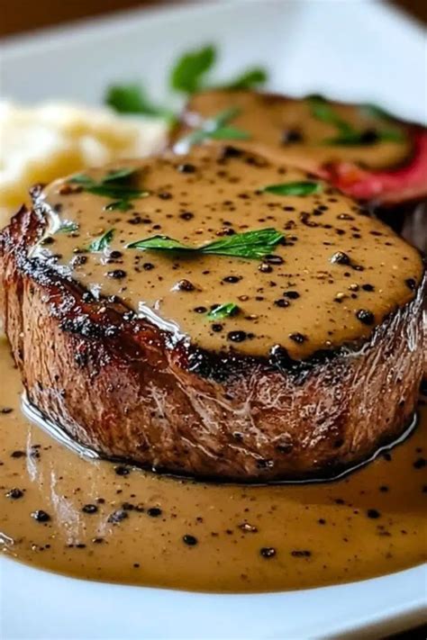Filet Mignon With Peppercorn Sauce