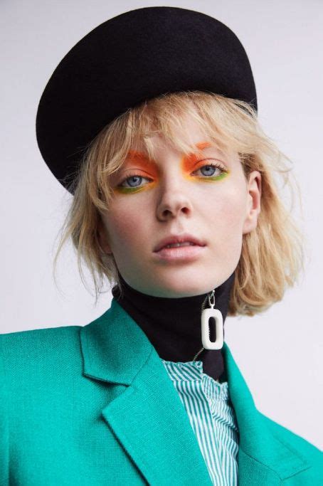 Sian Scale Famousfix