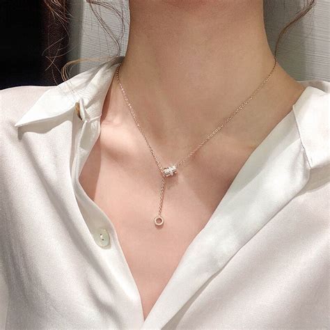 钛钢不掉色2023轻奢项链女夏潮网红锁骨链小众设计ins冷淡风吊坠 虎窝淘