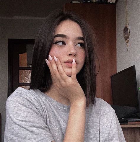 ᴘɪɴᴛᴇʀᴇsᴛ ⋆ ᴊᴏᴜɪʀxʙɪᴛᴄʜ в 2020 г Фотографии автопортрета Tumblr девушки Фотография портреты