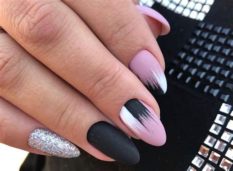 МАЛЮНКИ НА НІГТЯХ ідеї для манікюру з малюнком