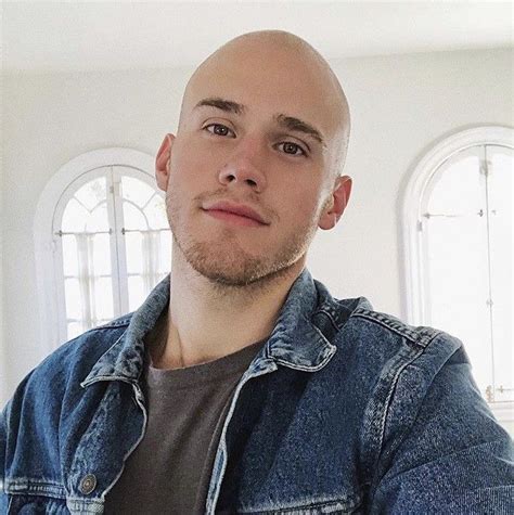 Pin By Thiago On Bald Bald Men Style Bald Head With Beard Chic Short Haircuts