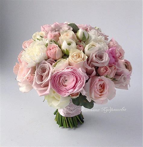 Букет невесты из ранункулюсов | Букет для невесты, Свадебные идеи ...