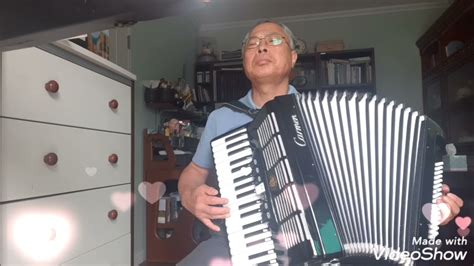 돌아가는 삼각지 아코디언 연주 Youtube