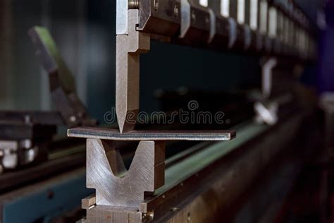El Proceso De Doblado De Metal En Una M Quina De Doblado Cnc Plegado