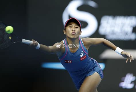 中国网球公开赛女单首轮，中国金花张帅2比1战胜比利时名将梅尔滕斯梅尔滕斯中国网球公开赛张帅新浪新闻