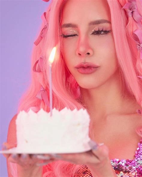 หน้า หุ่นโกงอายุ เบเบ้ ธันย์ชนก กับแฟชั่นเซ็ตสุดเซอร์ไพรส์ฉลองอายุครบ 35