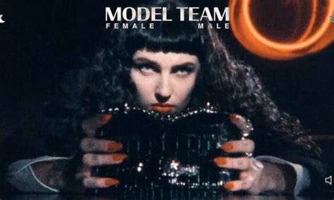 Model Team Web Design Analysis Designrush