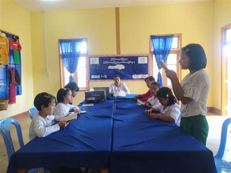 ခိုလမ်မြို့၊ Community Centre ခန်းမ၌ စာဖတ်ဝိုင်းဆောင်ရွက် Information And Public Relations