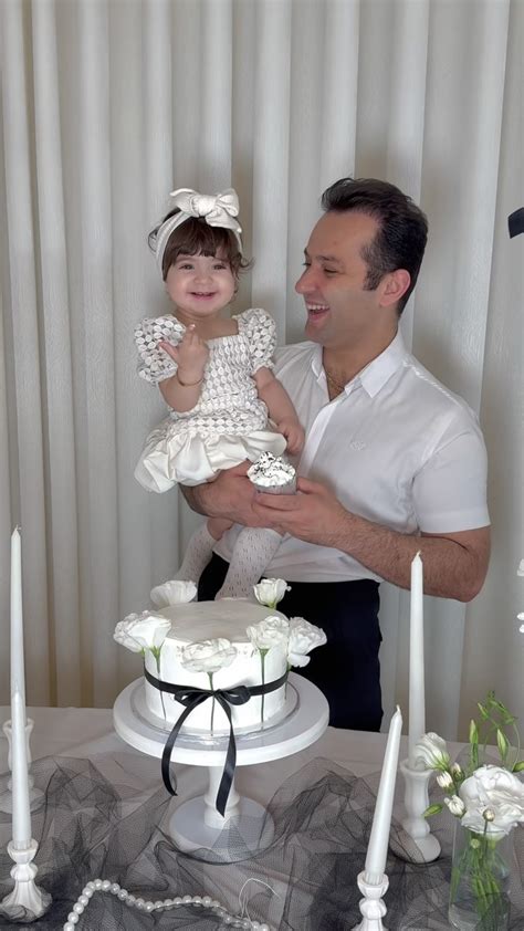 ‎دلارز‎ ‎کی انقدر بامزه شمع فوت میکنه🥹 شمع خندهدارترین خنده زیبا