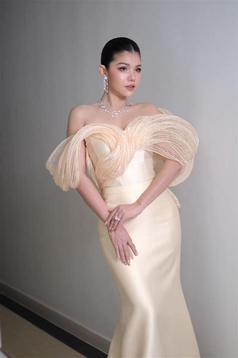 លេងស្ទាយ៍ថ្មីមួយនេះ មាស សុខសោភា បង្ហាញភាពស្រស់ស្អាត ក្នុងរូបភាពថ្មី Khmerload Cambodia