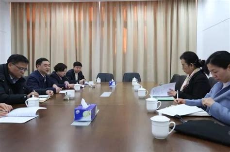 区领导调研劳动保障监察大队