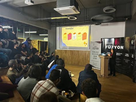 Flutter Night Etkinlikliğimizde Gece Boyunca Projeler Geliştirilirken