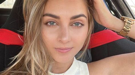 8 Hot Emelia Hartford Bikini Pics