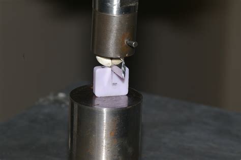 Fracture Toughness Of CAD CAM Materials Alternative Loading Approach For Compact Tension Test