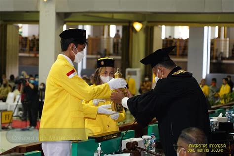 Kembali Wisuda Tatap Muka UI Luluskan Wisudawan Mnctrijaya Com
