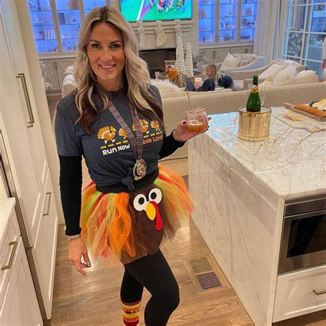 Who Is Sharee Hough Julianne Houghs Sister Is A Dance Teacher On The