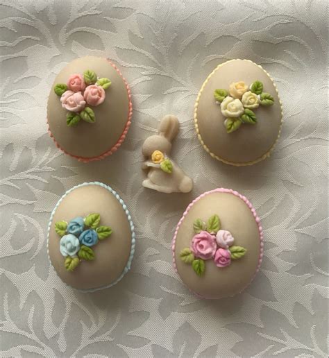 Mini Easter Eggs Decorated With Sugarpaste Roses